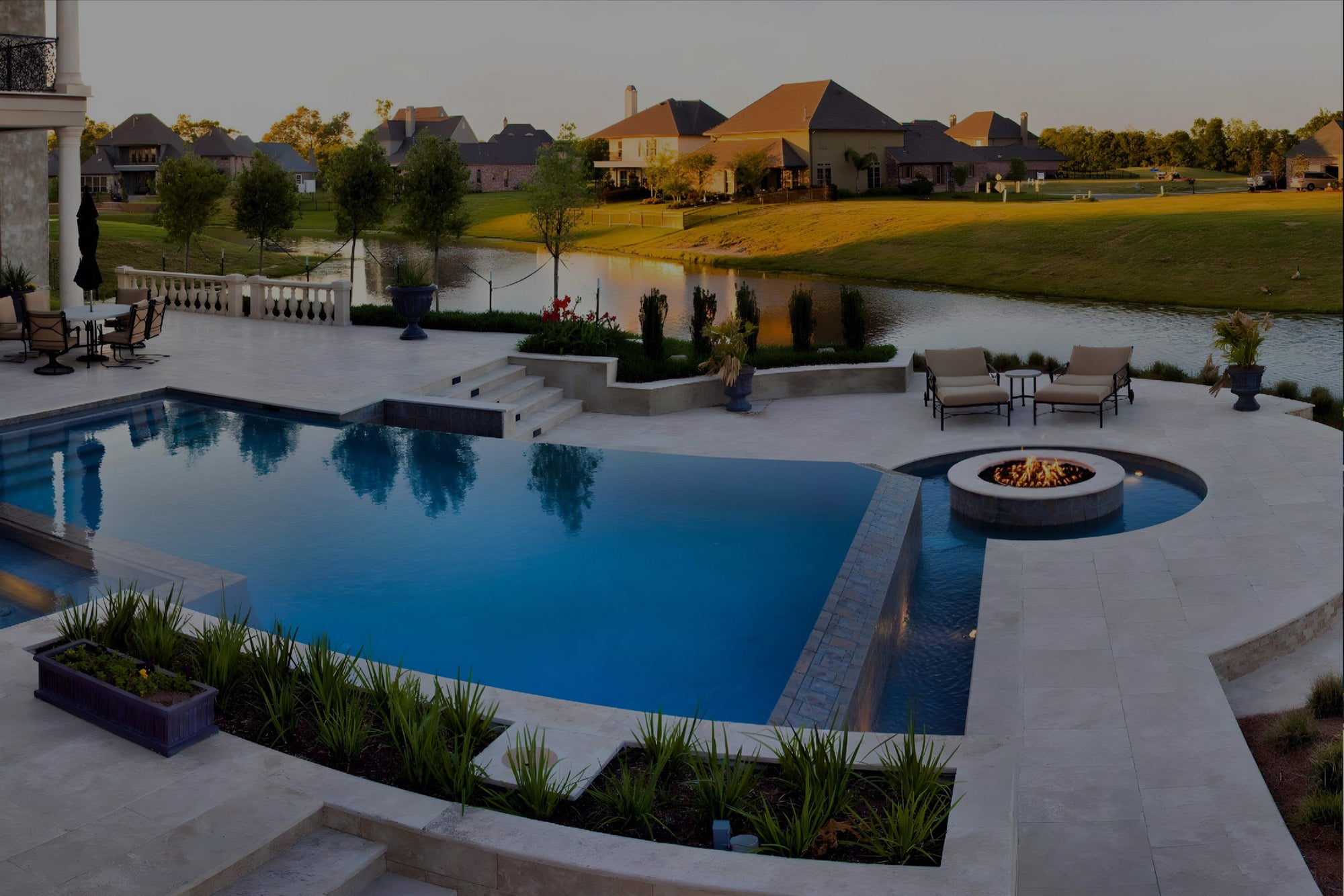 Swimming Pools – Play Outdoor